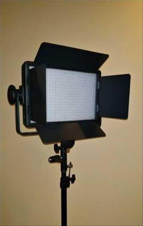 Осветитель светодиодный Godox LED500C студийный