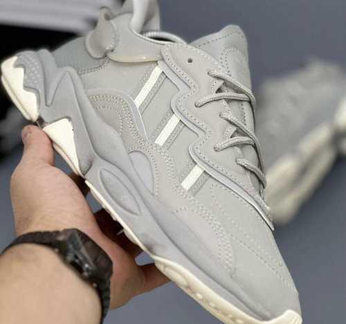 Кроссовки Adidas ozweego
