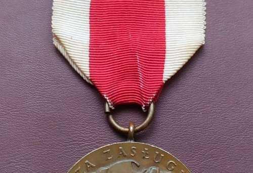 Медаль "За заслуги перед страной" Бронза, Польша