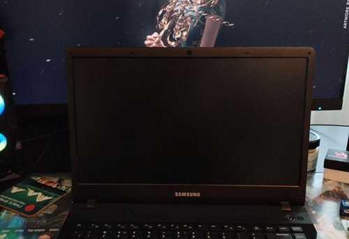 Ноутбук samsung NP300E4A-A02