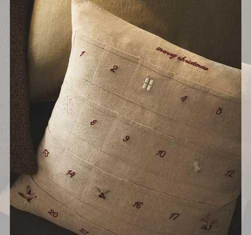 Новогодний чехол на подушку Zara home