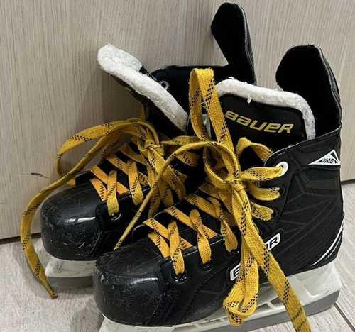 Хоккейные коньки bauer 32