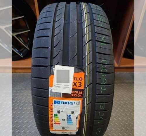 Tracmax X-Privilo TX3 235/40 R18 95Y