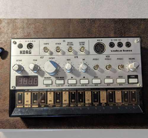 Korg volca bass