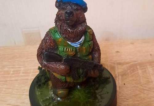 Гипсовая фигура "Медведь-десантник в болоте"