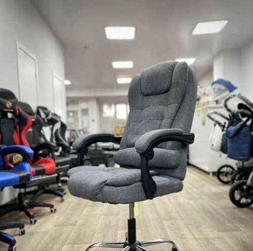 Серое офисное кресло новое