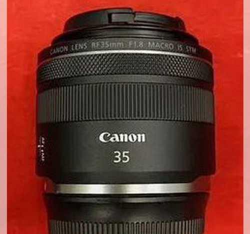 Canon RF 35 mm f/ 1.8 Macro IS STM