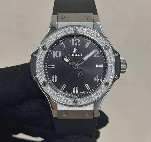 Швейцарские часы Hublot Big Bang 38 mm Black Magic