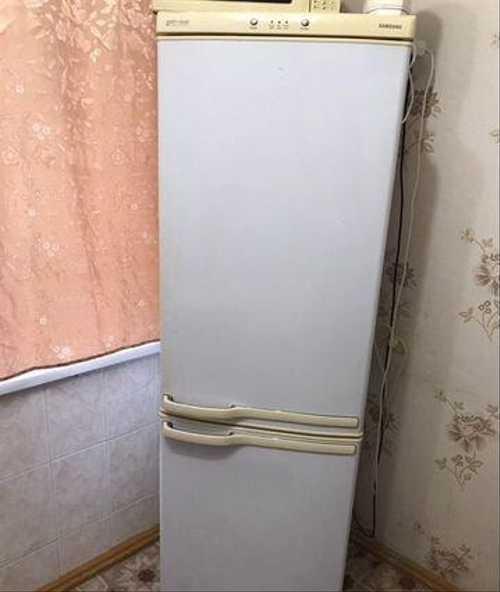 Холодильник RL 28FBW/SI Samsung