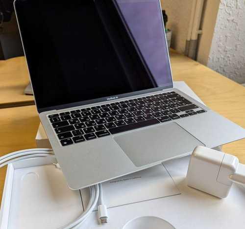 Apple Macbook Air 13 2020 M1 16/256 гб