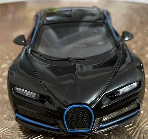 Колекционый автомобиль bugatti Chiron