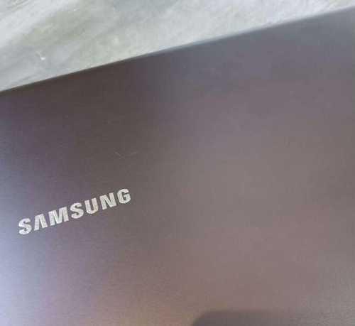 Ноутбук Samsung np530u3c