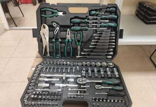 Набор инструментов для слесарных работ