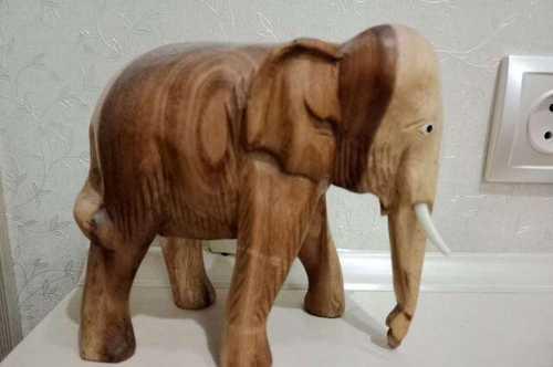Статуэтка слона из дерева