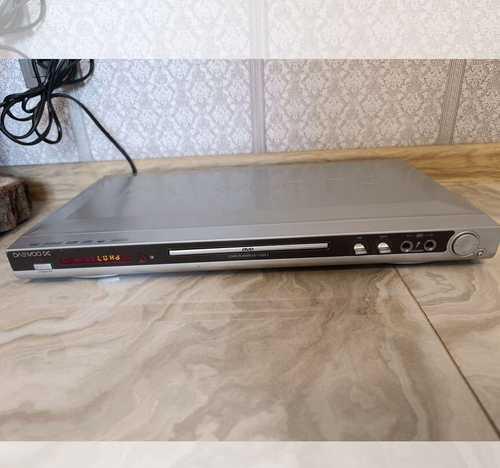 DVD-плеер daewoo DV-1100S