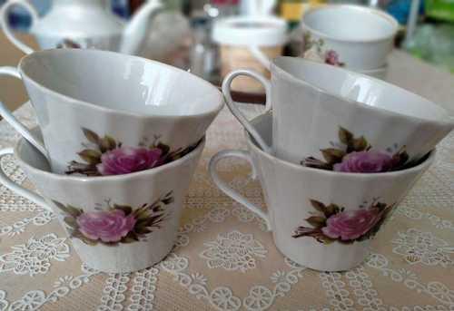 Заварочный чайник и чайный чашки