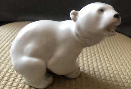 Фарфоровая статуэтка Белый медведь лфз