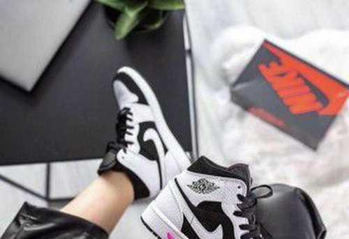Кроссовки Nike Air Jordan Retro 1 white-black