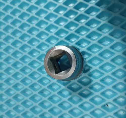 Головка торцевая короткая 23 мм, 1/2"DR, CrV yato