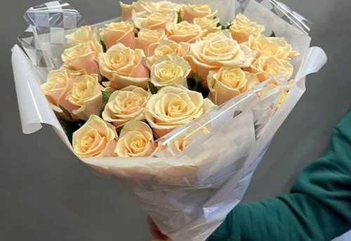 Праздничный букет роз для подарка 19 роз 70 см