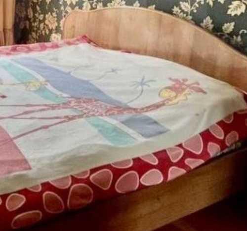 Кровать двухспальная 180 на 200 бу