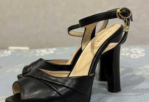 Босоножки черные (38) platform heels