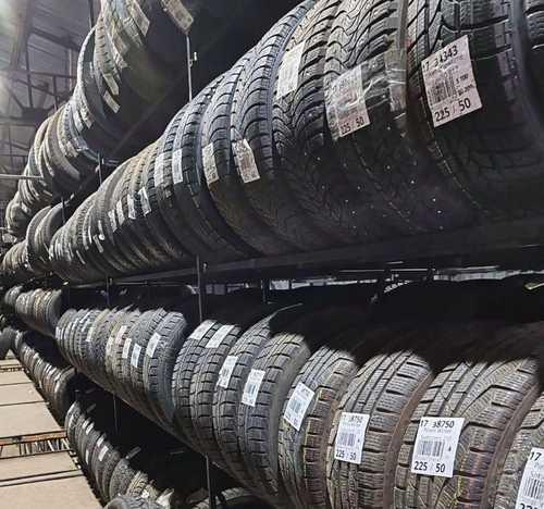 Goodyear Vector 4Seasons 215/55 R17 98M