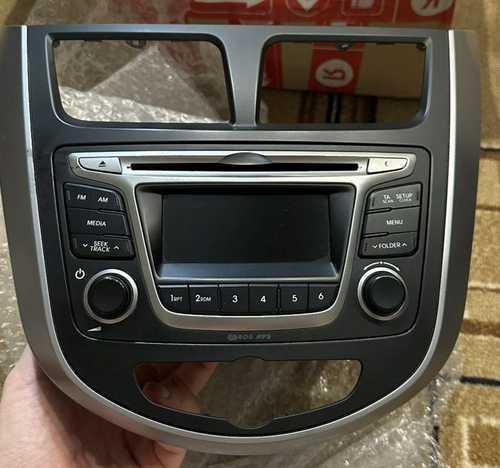 Штатная магнитола Hyundai Solaris 1