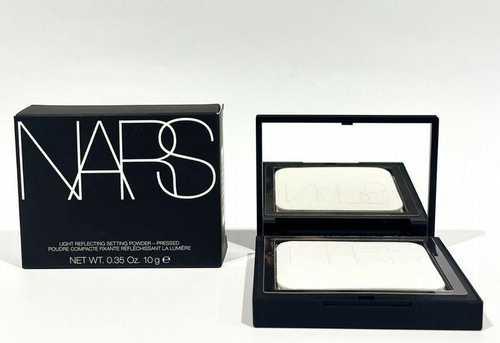 Nars Светоотражающая фиксирующая компактная пудра