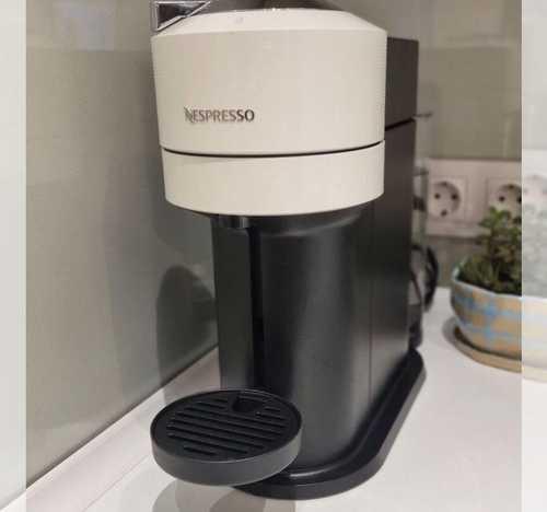 Кофеварка капсульная Nespresso Vertuo