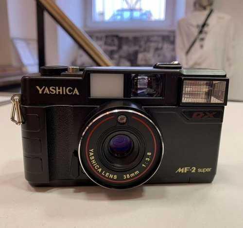 Плёночный компактный фотоаппарат Yashica MF2 super