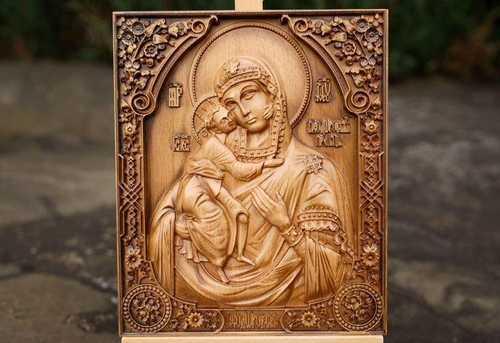 Феодоровская икона Божией Матери из дерева