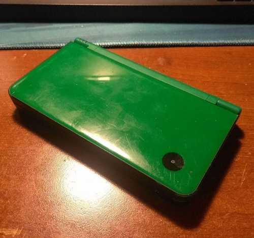 Nintendo DSi XL(LL) green