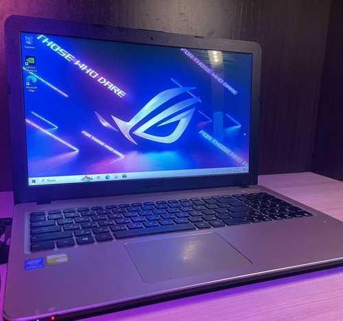 Игровой ноутбук asus/15.6/nvidia GT920M/SSD