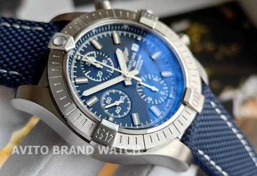 Часы Breitling Avenger Chronograph 43 синие новые