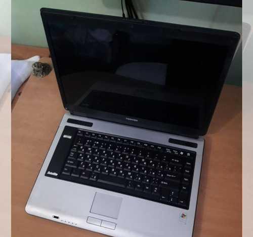 Ноутбук Toshiba Sattelite A100