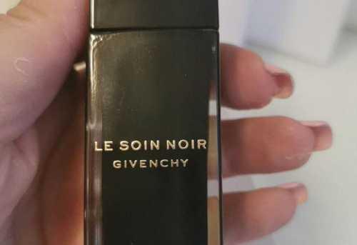 Givenchy Le soin noir