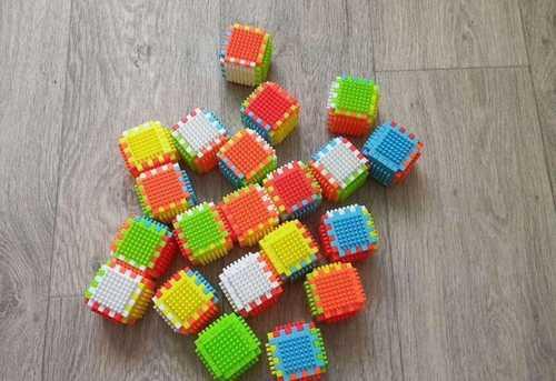 Развивающий игольчатый конструктор кубики