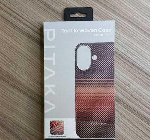 Чехол Pitaka на iPhone 16