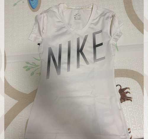 Футболка nike pro