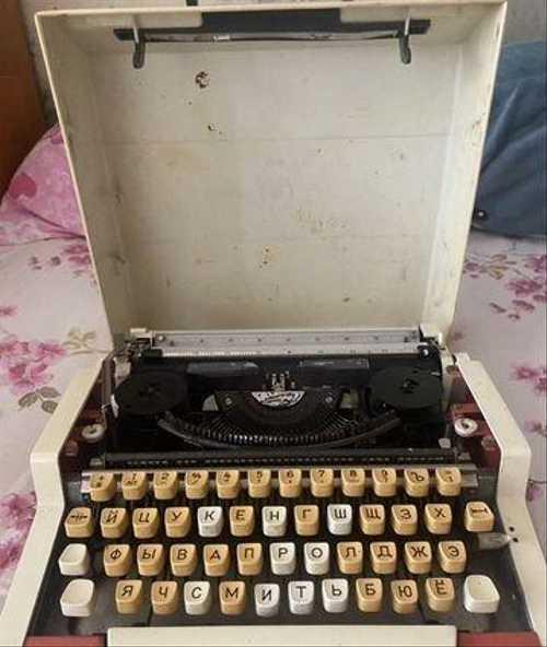 Пишущая машинка unis