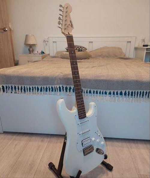 Гитара Fender Squier Bullet Strat HSS