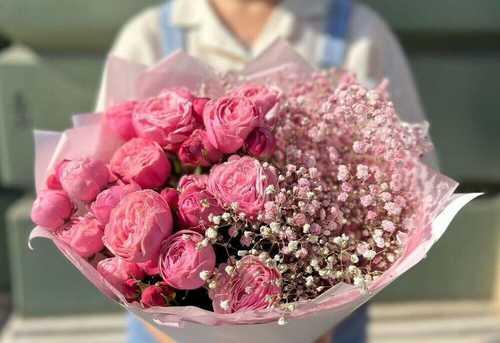 Цветы букет из пион роз и нежнои гипсофилы