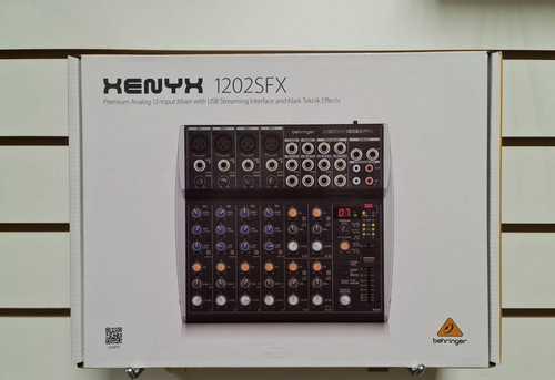 Behringer Xenyx 1202SFX микшерный пульт