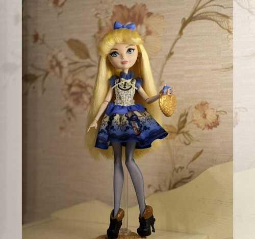 Кукла Ever After High Блонди Локс базовая