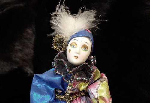 Фарфоровая кукла Арлекин