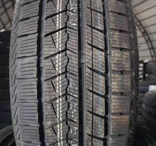 Roadmarch Snowrover 868 285/60 R18 H
