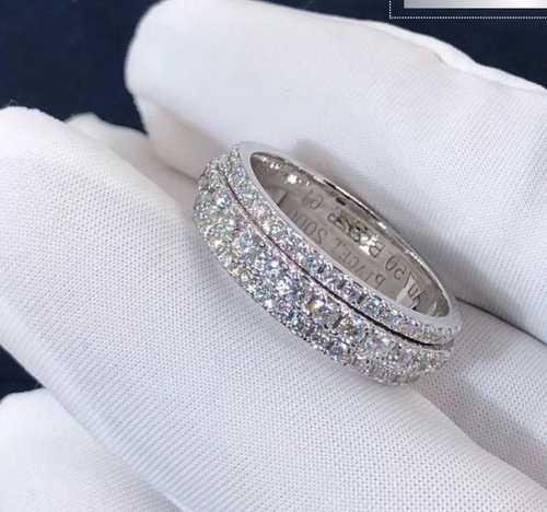 Кольцо Piaget Possession белое золото 114 бр. 2.0033 ct
