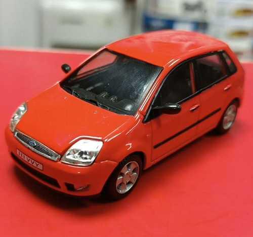 Ford Fiesta 1:43 Cararama