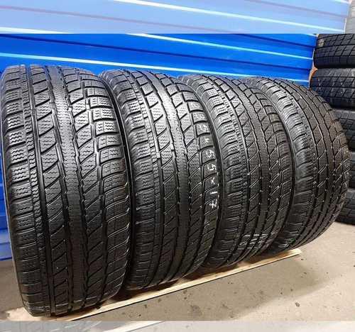 GT Radial Champiro WT 235/55 R17 103V